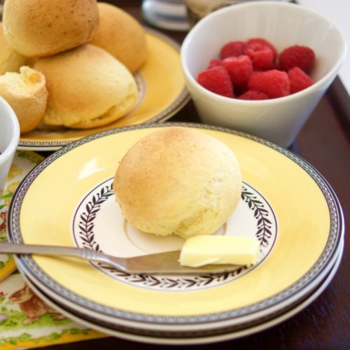 Pandebono (Colombian Cheese Bread) - Living Sweet Moments